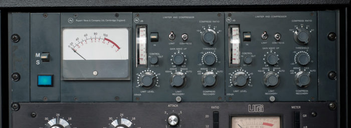 ビンテージNEVE2254コンプレッサーの美学とサウンドを見事に再現した "COMP-54 mk3" | アンブレラカンパニー | BUZZ